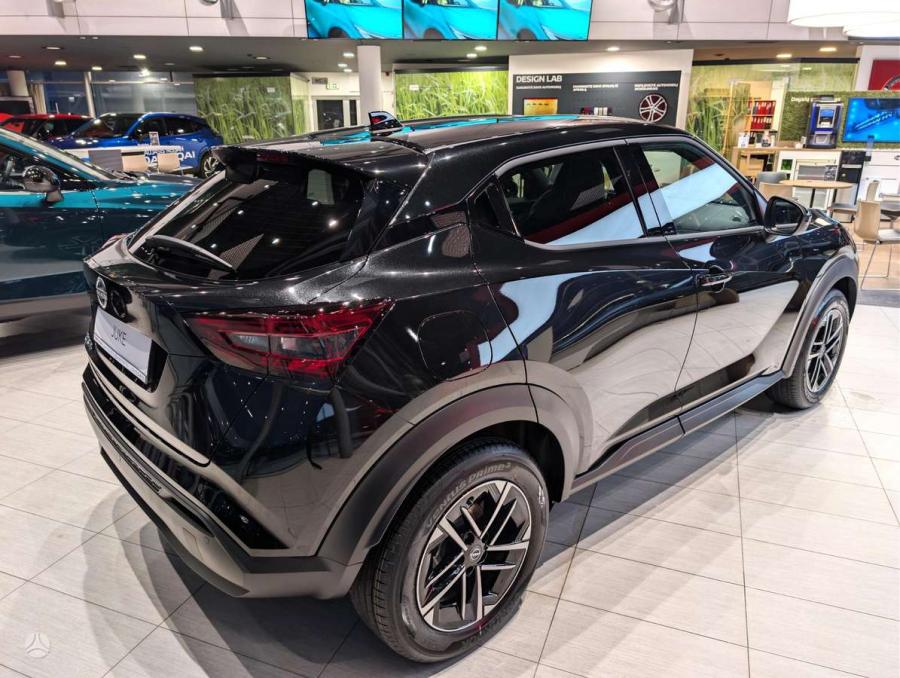Melns Nissan Juke 2025 Viļņa, ar dzinēja tilpumu 1.00 L un nobraukumu 15 tūkst. km par 23190 €, foto 5 vietnē AUTOMOTO.COM.LV
