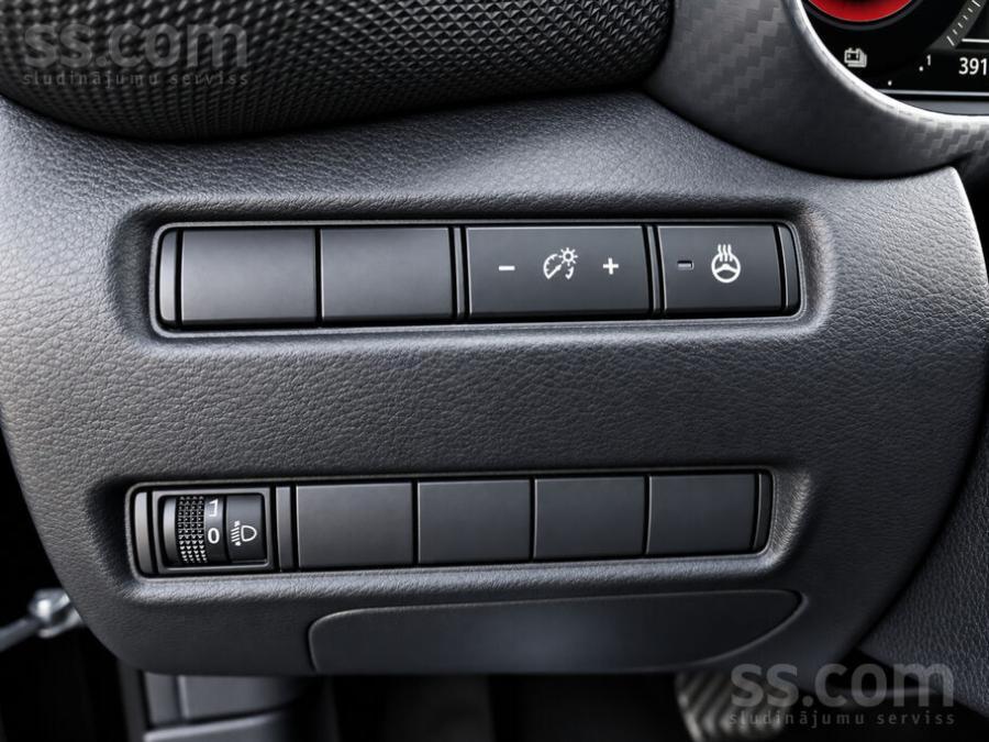 Black Nissan Juke 2025 in Riga, with an engine capacity of 1.60 L and mileage of 39 thousand km for 24600 €, photo 18 on AUTOMOTO.COM.LV