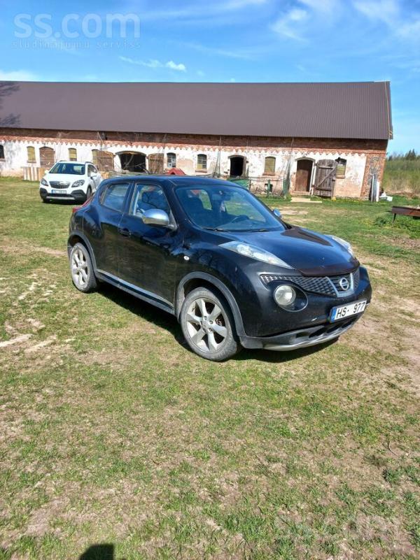 Black Nissan Juke 2011 in Tukums, with an engine capacity of 1.50 L and mileage of 310 thousand km for 2000 €, photo 1 on AUTOMOTO.COM.LV
