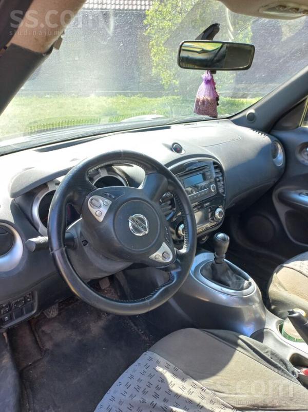 Black Nissan Juke 2011 in Tukums, with an engine capacity of 1.50 L and mileage of 310 thousand km for 2000 €, photo 2 on AUTOMOTO.COM.LV