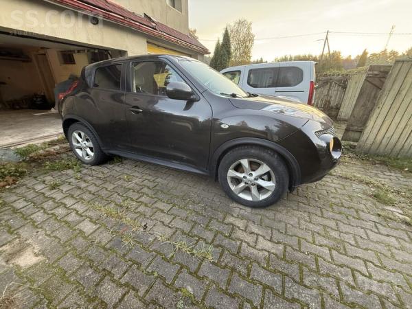 Nissan Juke 2011 in Riga on AUTOMOTO.COM.LV Black Nissan Juke 2011 in Riga, with an engine capacity of 1.60 L and mileage of 181 thousand km for 3300 €, photo 1 on AUTOMOTO.COM.LV