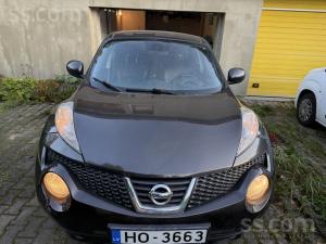 Black Nissan Juke 2011 in Riga, with an engine capacity of 1.60 L and mileage of 181 thousand km for 3300 €, photo 4 on AUTOMOTO.COM.LV