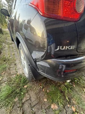 Black Nissan Juke 2011 in Riga, with an engine capacity of 1.60 L and mileage of 181 thousand km for 3300 €, photo 11 on AUTOMOTO.COM.LV