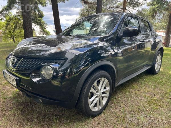 Black Nissan Juke 2012 in Riga, with an engine capacity of 1.60 L and mileage of 105 thousand km for 5880 €, photo 3 on AUTOMOTO.COM.LV