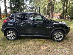 Black Nissan Juke 2012 in Riga, with an engine capacity of 1.60 L and mileage of 105 thousand km for 5880 €, photo 8 on AUTOMOTO.COM.LV