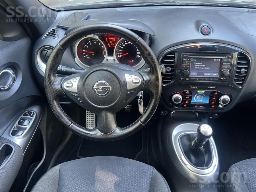 Black Nissan Juke 2012 in Riga, with an engine capacity of 1.60 L and mileage of 105 thousand km for 5880 €, photo 13 on AUTOMOTO.COM.LV