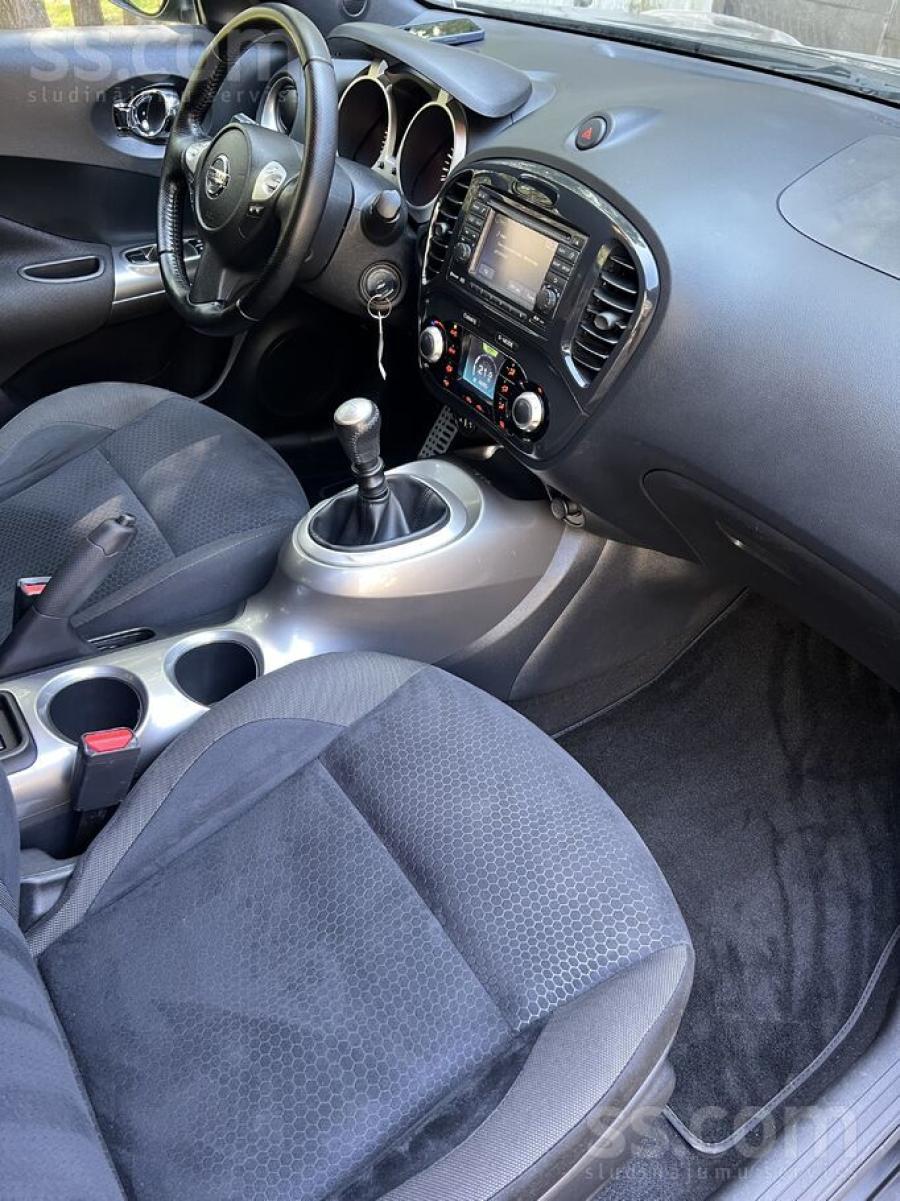 Black Nissan Juke 2012 in Riga, with an engine capacity of 1.60 L and mileage of 105 thousand km for 5880 €, photo 24 on AUTOMOTO.COM.LV