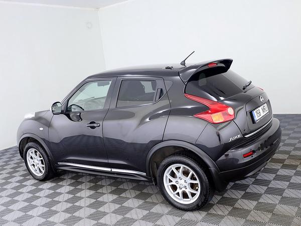 Black Nissan Juke 2012 in Tallinn, with an engine capacity of 1.60 L and mileage of 179 thousand km for 4499 €, photo 4 on AUTOMOTO.COM.LV
