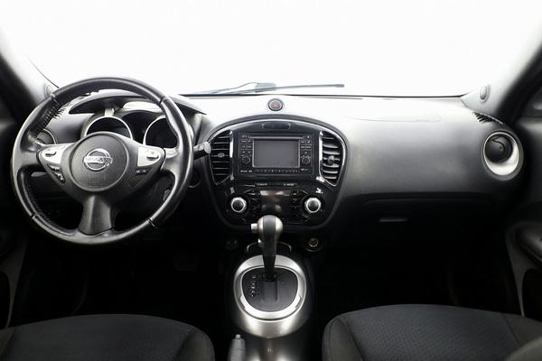 Black Nissan Juke 2012 in Tallinn, with an engine capacity of 1.60 L and mileage of 179 thousand km for 4499 €, photo 5 on AUTOMOTO.COM.LV