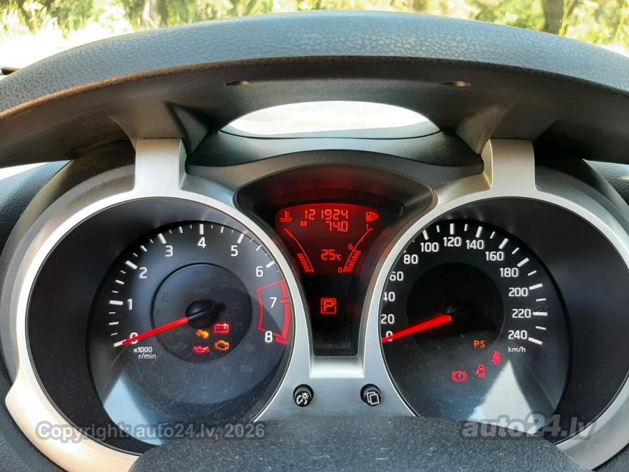 Melns Nissan Juke 2013 Tallina, ar dzinēja tilpumu 1.60 L un nobraukumu 122 tūkst. km par 8400 €, foto 9 vietnē AUTOMOTO.COM.LV