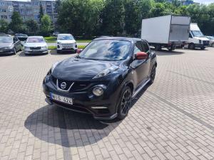 Melns Nissan Juke 2013 Kauņa, ar dzinēja tilpumu 1.60 L un nobraukumu 138 tūkst. km par 8250 €, foto  vietnē AUTOMOTO.COM.LV