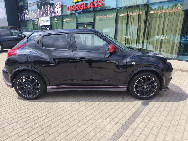Black Nissan Juke 2013 in Kaunas, with an engine capacity of 1.60 L and mileage of 138 thousand km for 8250 €, photo 4 on AUTOMOTO.COM.LV