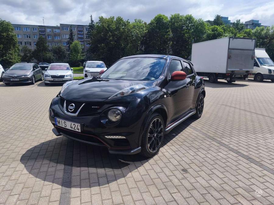 Black Nissan Juke 2013 in Kaunas, with an engine capacity of 1.60 L and mileage of 138 thousand km for 8250 €, photo 10 on AUTOMOTO.COM.LV
