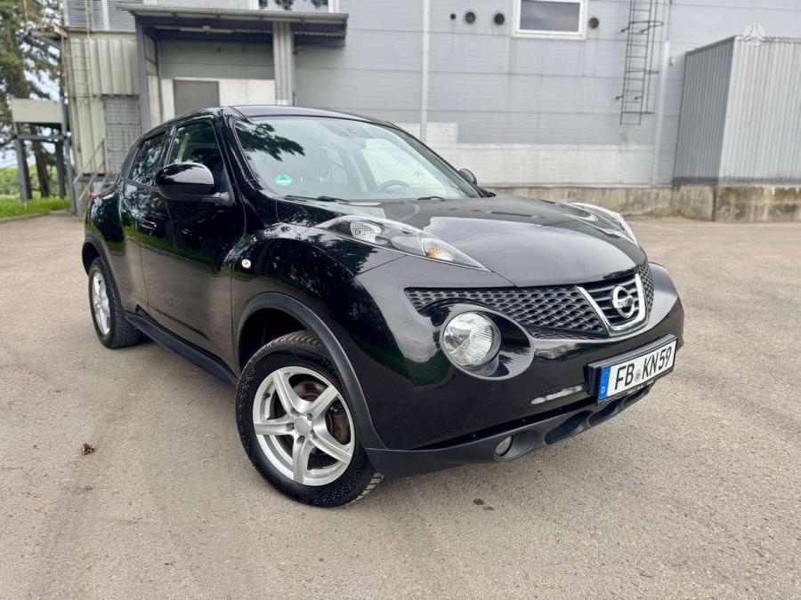 Black Nissan Juke 2014 in Vilnius, with an engine capacity of 1.50 L and mileage of 180 thousand km for 4900 €, photo 3 on AUTOMOTO.COM.LV
