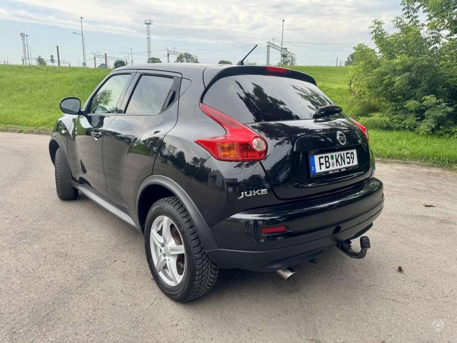 Black Nissan Juke 2014 in Vilnius, with an engine capacity of 1.50 L and mileage of 180 thousand km for 4900 €, photo 5 on AUTOMOTO.COM.LV