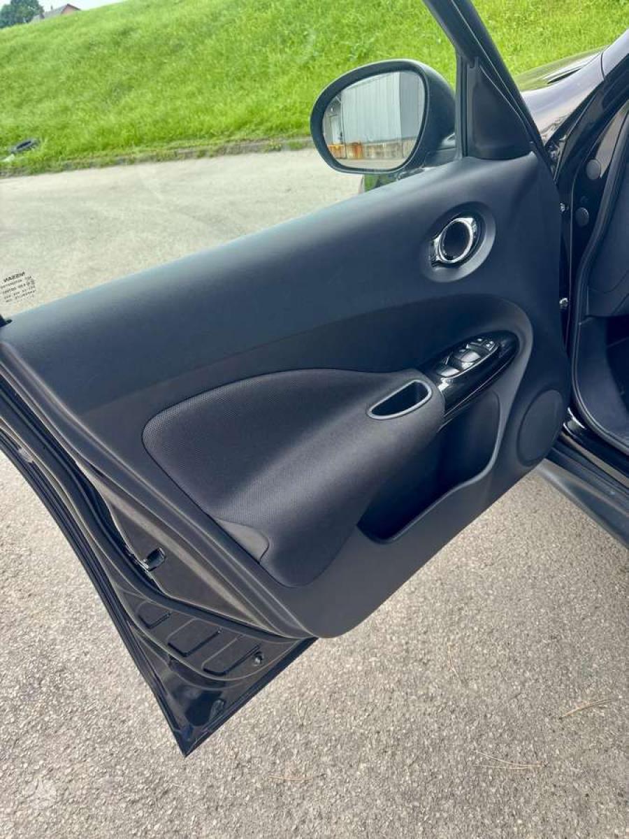 Black Nissan Juke 2014 in Vilnius, with an engine capacity of 1.50 L and mileage of 180 thousand km for 4900 €, photo 6 on AUTOMOTO.COM.LV