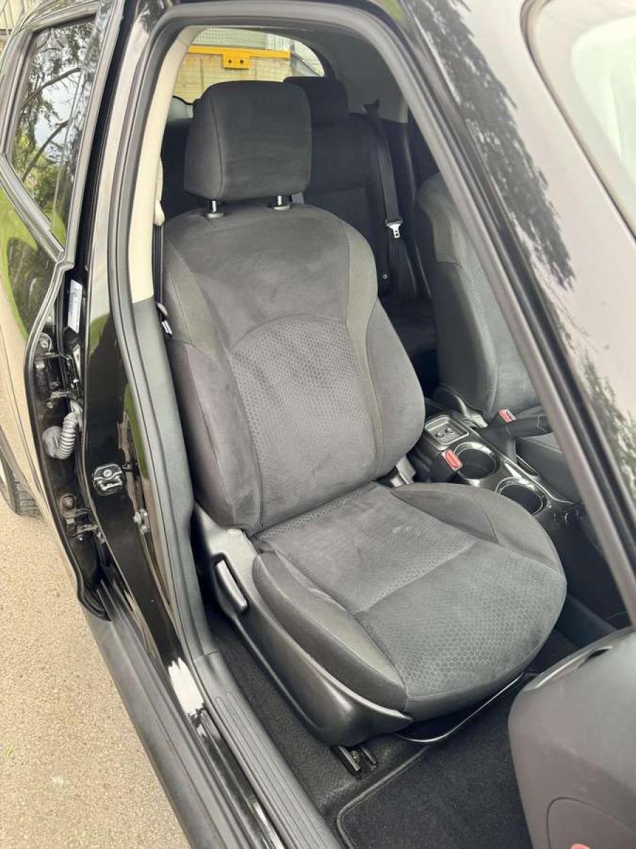 Black Nissan Juke 2014 in Vilnius, with an engine capacity of 1.50 L and mileage of 180 thousand km for 4900 €, photo 11 on AUTOMOTO.COM.LV