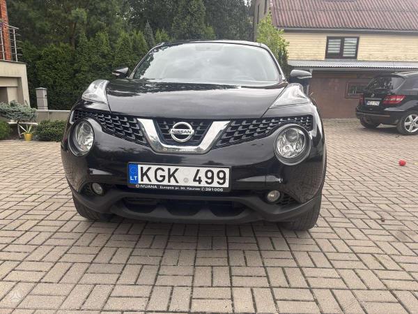 Black Nissan Juke 2018 in Kaunas, with an engine capacity of 1.60 L and mileage of 61 thousand km for 11000 €, photo 1 on AUTOMOTO.COM.LV