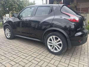 Black Nissan Juke 2018 in Kaunas, with an engine capacity of 1.60 L and mileage of 61 thousand km for 11000 €, photo 3 on AUTOMOTO.COM.LV
