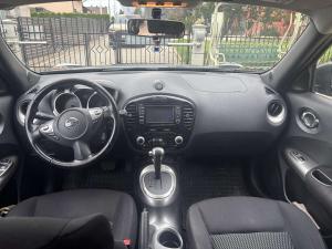 Black Nissan Juke 2018 in Kaunas, with an engine capacity of 1.60 L and mileage of 61 thousand km for 11000 €, photo 8 on AUTOMOTO.COM.LV