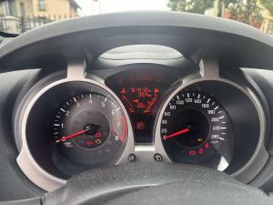 Black Nissan Juke 2018 in Kaunas, with an engine capacity of 1.60 L and mileage of 61 thousand km for 11000 €, photo 9 on AUTOMOTO.COM.LV