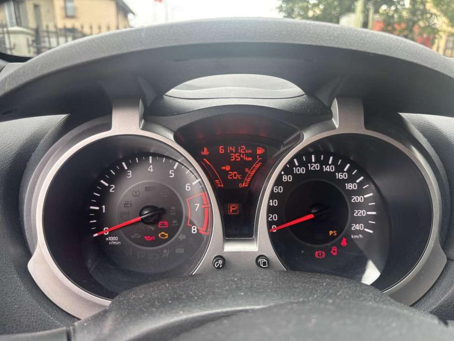Black Nissan Juke 2018 in Kaunas, with an engine capacity of 1.60 L and mileage of 61 thousand km for 11000 €, photo 9 on AUTOMOTO.COM.LV