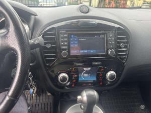Black Nissan Juke 2018 in Kaunas, with an engine capacity of 1.60 L and mileage of 61 thousand km for 11000 €, photo 10 on AUTOMOTO.COM.LV