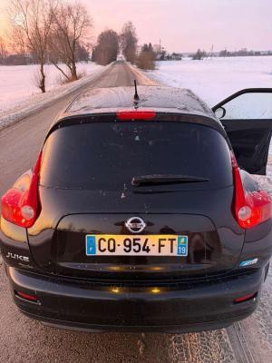 Black Nissan Juke 2012 in Taurage, with an engine capacity of 1.50 L and mileage of 307 thousand km for 4100 €, photo 2 on AUTOMOTO.COM.LV