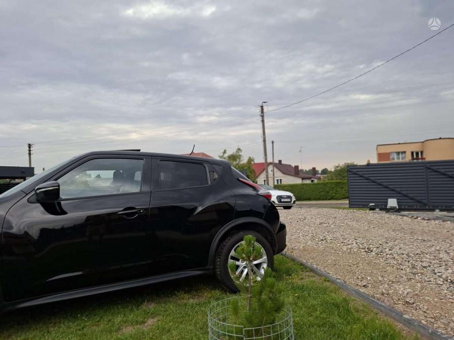 Melns Nissan Juke 2015 Viļņa, ar dzinēja tilpumu 1.62 L un nobraukumu 95 tūkst. km par 7300 €, foto 7 vietnē AUTOMOTO.COM.LV
