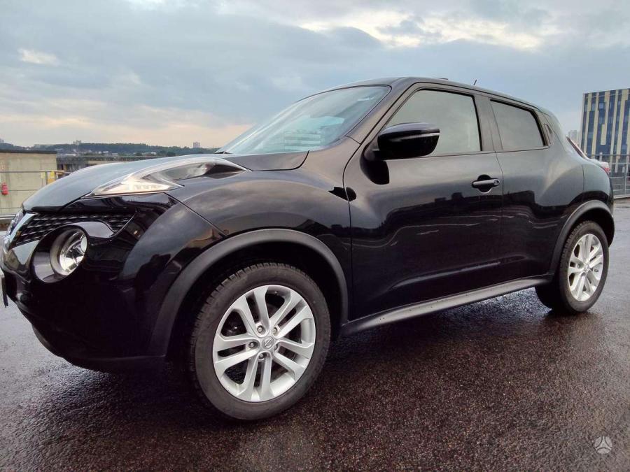 Black Nissan Juke 2015 in Vilnius, with an engine capacity of 1.62 L and mileage of 95 thousand km for 6950 €, photo 4 on AUTOMOTO.COM.LV
