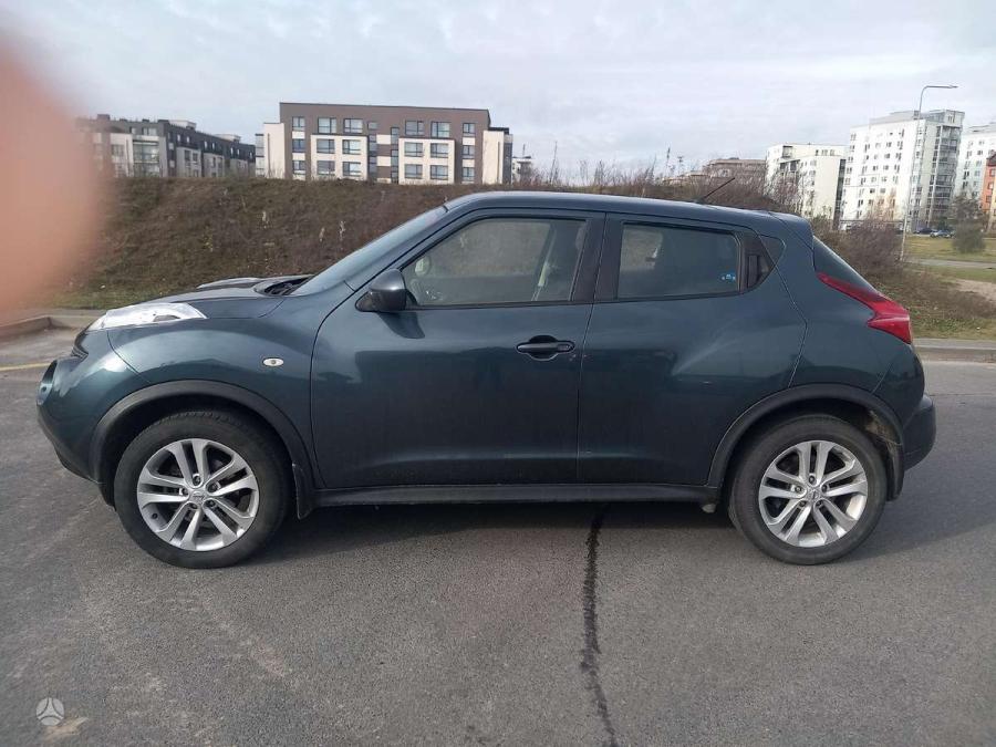 Blue Nissan Juke 2014 in Vilnius, with an engine capacity of 1.60 L and mileage of 143 thousand km for 7399 €, photo 2 on AUTOMOTO.COM.LV