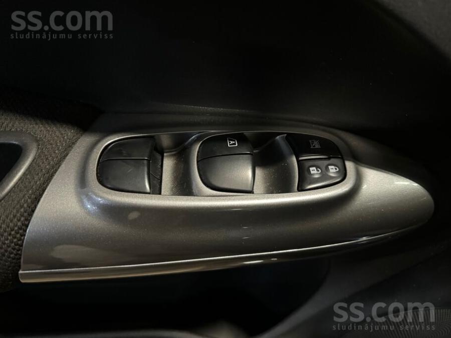 Zils Nissan Juke 2015 Rīga, ar dzinēja tilpumu 1.60 L un nobraukumu 169 tūkst. km par 7200 €, foto 10 vietnē AUTOMOTO.COM.LV