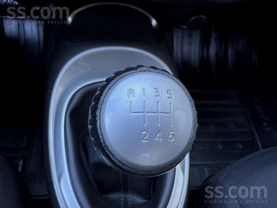 Zils Nissan Juke 2015 Rīga, ar dzinēja tilpumu 1.20 L un nobraukumu 98 tūkst. km par 6800 €, foto 26 vietnē AUTOMOTO.COM.LV
