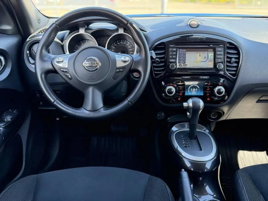 Blue Nissan Juke 2018 in Riga, with an engine capacity of 1.60 L and mileage of 0 thousand km for 8350 €, photo 5 on AUTOMOTO.COM.LV