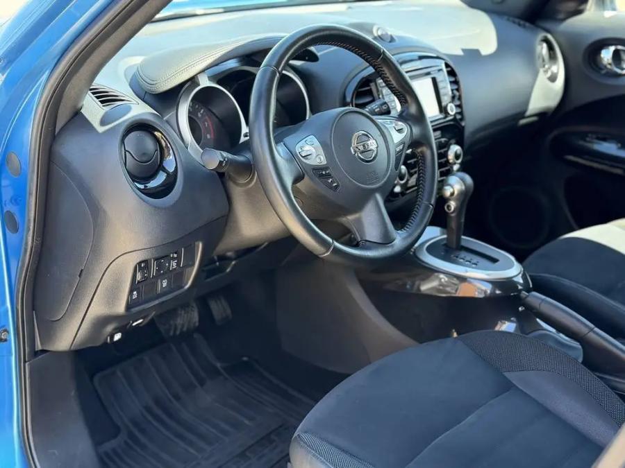 Blue Nissan Juke 2018 in Riga, with an engine capacity of 1.60 L and mileage of 0 thousand km for 8350 €, photo 8 on AUTOMOTO.COM.LV