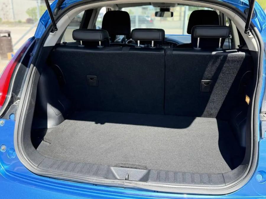 Blue Nissan Juke 2018 in Riga, with an engine capacity of 1.60 L and mileage of 0 thousand km for 8350 €, photo 17 on AUTOMOTO.COM.LV