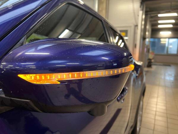 Blue Nissan Juke 2018 in Vilnius, with an engine capacity of 1.60 L and mileage of 90 thousand km for 7999 €, photo 9 on AUTOMOTO.COM.LV