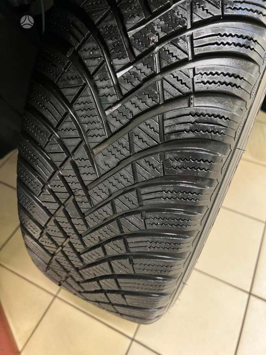 Zils Nissan Juke 2018 Viļņa, ar dzinēja tilpumu 1.60 L un nobraukumu 90 tūkst. km par 7999 €, foto 37 vietnē AUTOMOTO.COM.LV