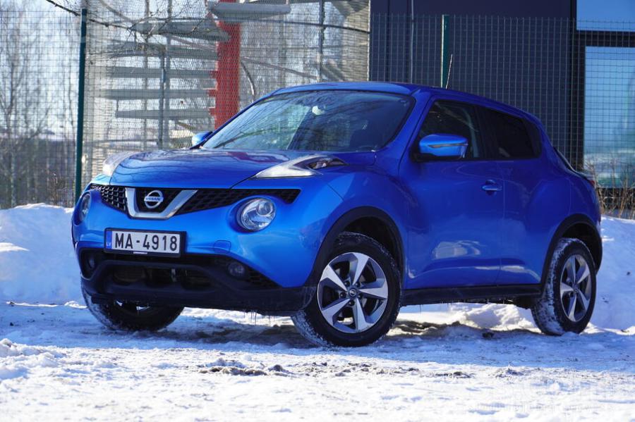 Blue Nissan Juke 2019 in Riga, with an engine capacity of 1.60 L and mileage of 75 thousand km for 10890 €, photo 2 on AUTOMOTO.COM.LV