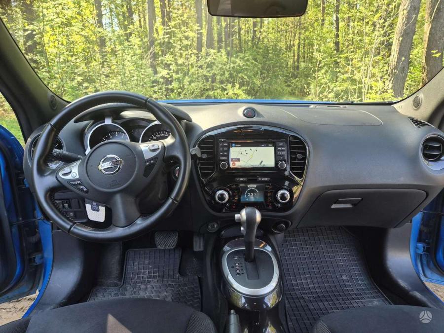 Blue Nissan Juke 2019 in Vilnius, with an engine capacity of 1.60 L and mileage of 102 thousand km for 10500 €, photo 15 on AUTOMOTO.COM.LV
