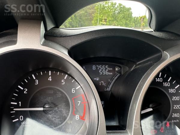Blue Nissan Juke 2018 in Valka, with an engine capacity of 1.60 L and mileage of 88 thousand km for 9000 €, photo 6 on AUTOMOTO.COM.LV