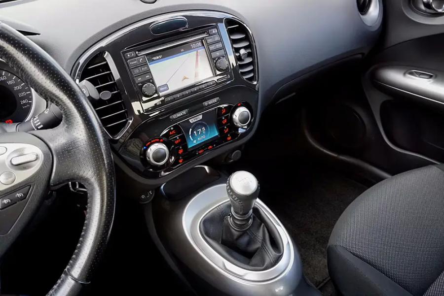 Brown Nissan Juke 2012 in Riga, with an engine capacity of 1.50 L and mileage of 167 thousand km for 6400 €, photo 25 on AUTOMOTO.COM.LV