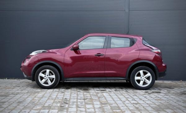 Brown Nissan Juke 2016 in Riga, with an engine capacity of 1.60 L and mileage of 143 thousand km for 7495 €, photo 2 on AUTOMOTO.COM.LV