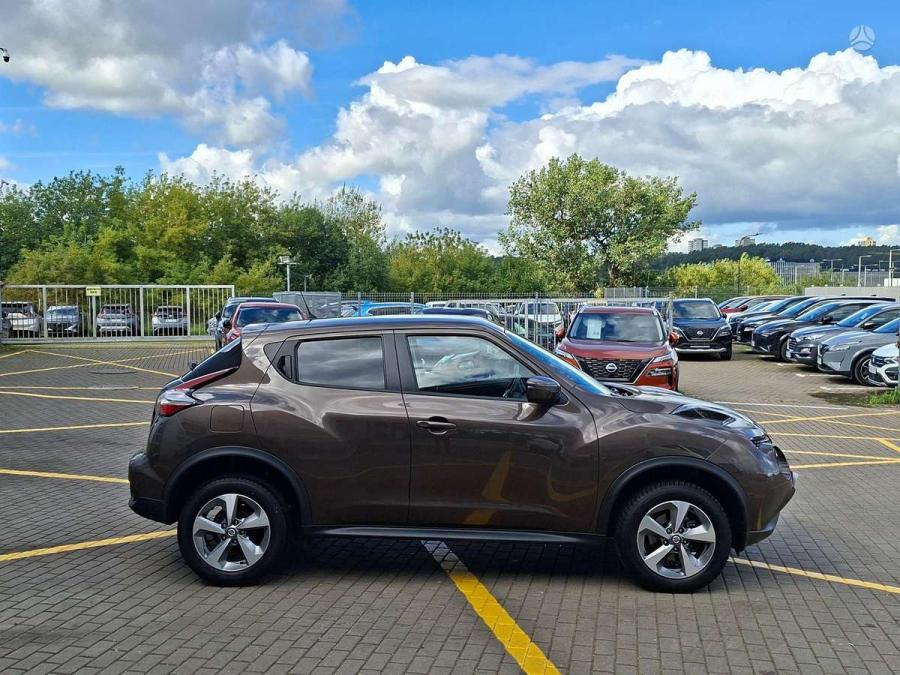 Brown Nissan Juke 2019 in Vilnius, with an engine capacity of 1.60 L and mileage of 33 thousand km for 11500 €, photo 6 on AUTOMOTO.COM.LV