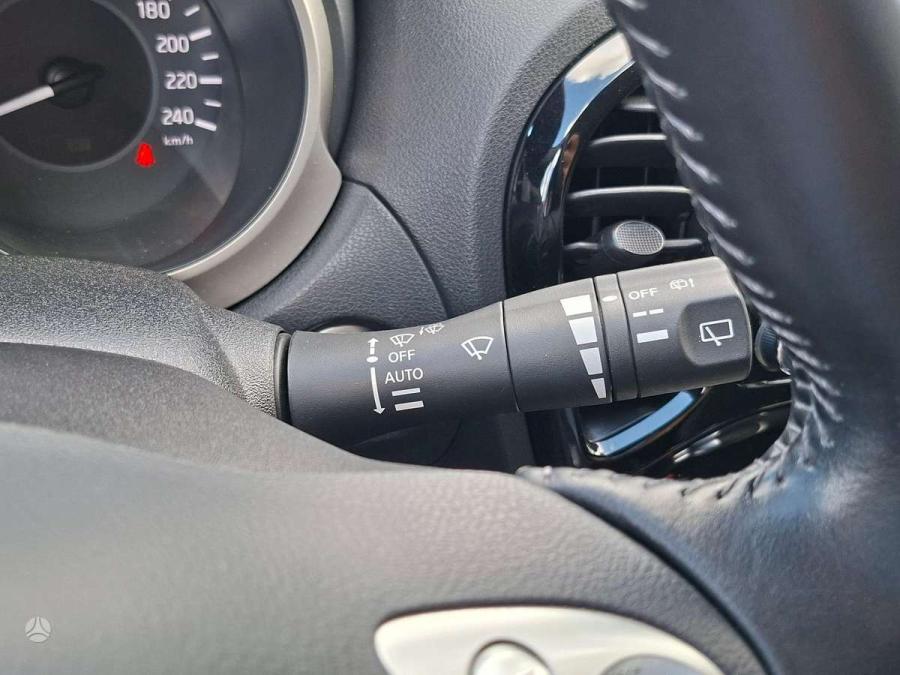 Brown Nissan Juke 2019 in Vilnius, with an engine capacity of 1.60 L and mileage of 33 thousand km for 11500 €, photo 18 on AUTOMOTO.COM.LV