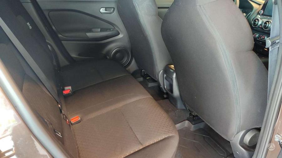 Brown Nissan Juke 2020 in Siauliai, with an engine capacity of 1.00 L and mileage of 44 thousand km for 14900 €, photo 12 on AUTOMOTO.COM.LV