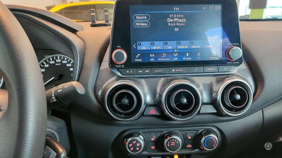 Brown Nissan Juke 2020 in Siauliai, with an engine capacity of 1.00 L and mileage of 44 thousand km for 14900 €, photo 15 on AUTOMOTO.COM.LV