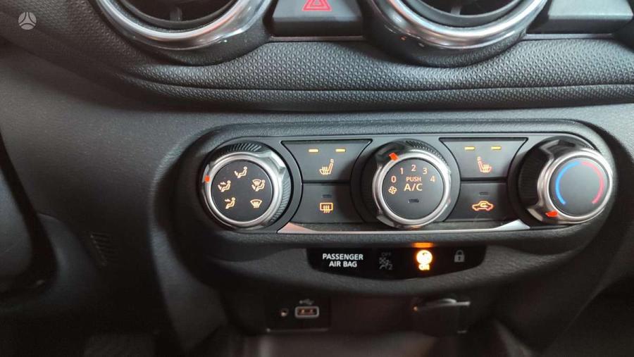 Brown Nissan Juke 2020 in Siauliai, with an engine capacity of 1.00 L and mileage of 44 thousand km for 14900 €, photo 16 on AUTOMOTO.COM.LV