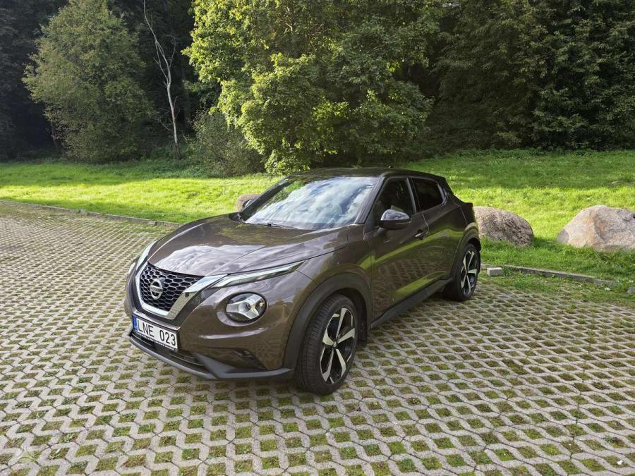 Brown Nissan Juke 2020 in Vilnius, with an engine capacity of 1.00 L and mileage of 84 thousand km for 14800 €, photo 3 on AUTOMOTO.COM.LV