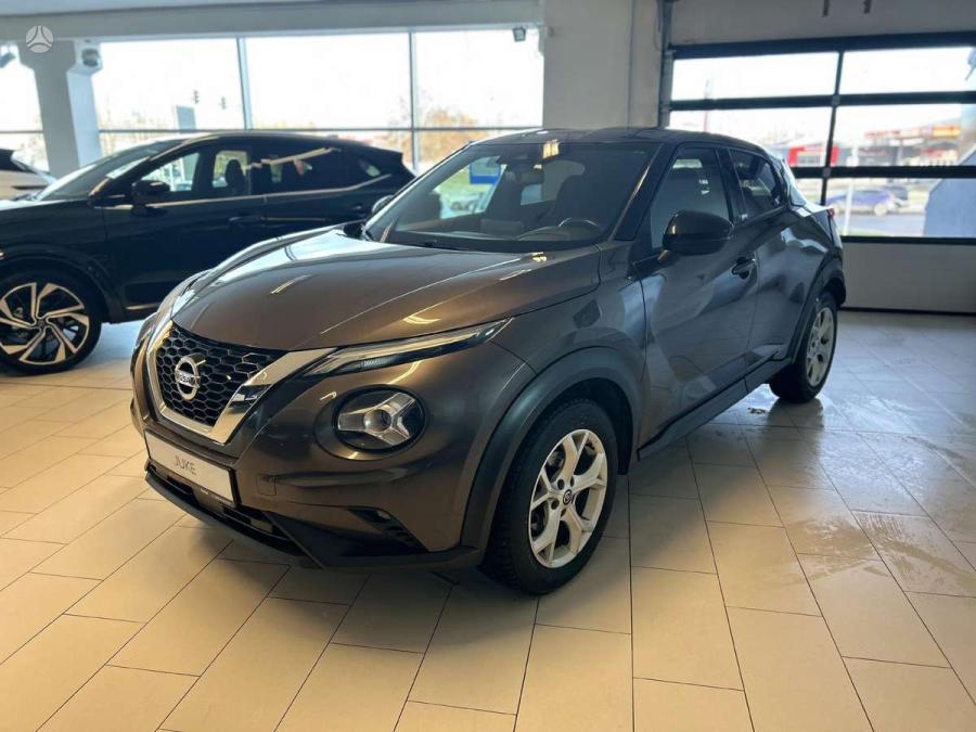 Brown Nissan Juke 2021 in Siauliai, with an engine capacity of 1.00 L and mileage of 74 thousand km for 15400 €, photo 4 on AUTOMOTO.COM.LV